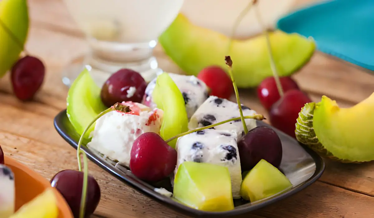 9 Smart Ways on How to Keep Food Frozen While Traveling